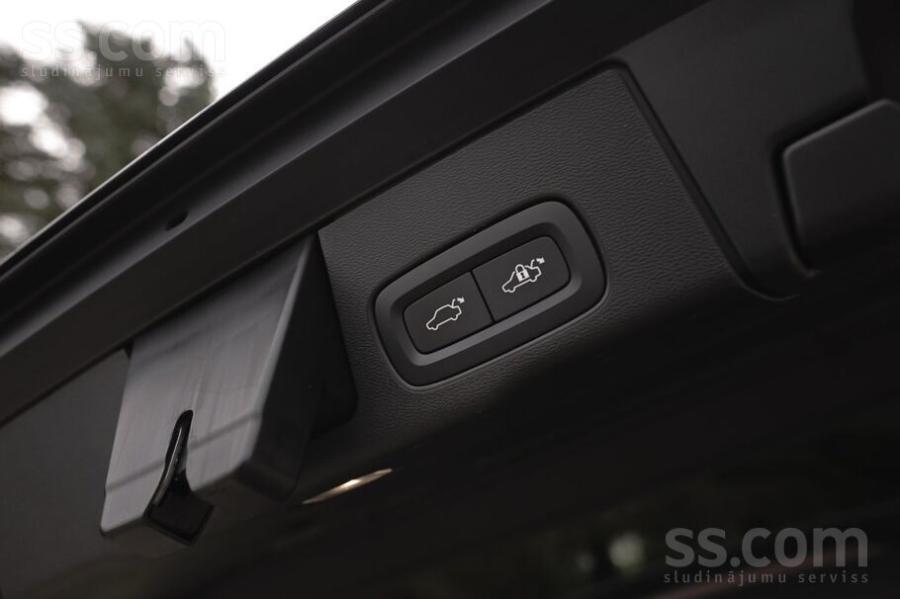 Melns Volvo XC60 2022 Jelgava, ar dzinēja tilpumu 2.00 L un nobraukumu 0 tūkst. km par 28500 €, foto 14 vietnē AUTOMOTO.COM.LV