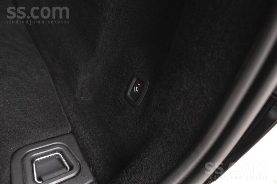 Melns Volvo XC60 2022 Jelgava, ar dzinēja tilpumu 2.00 L un nobraukumu 0 tūkst. km par 28500 €, foto 15 vietnē AUTOMOTO.COM.LV