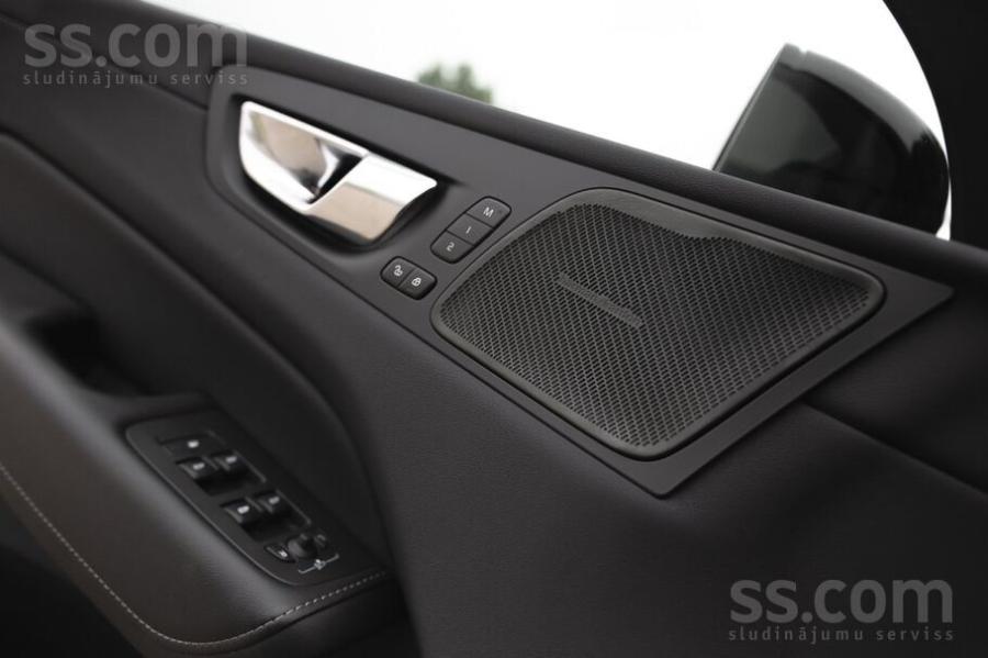 Melns Volvo XC60 2022 Jelgava, ar dzinēja tilpumu 2.00 L un nobraukumu 0 tūkst. km par 28500 €, foto 25 vietnē AUTOMOTO.COM.LV
