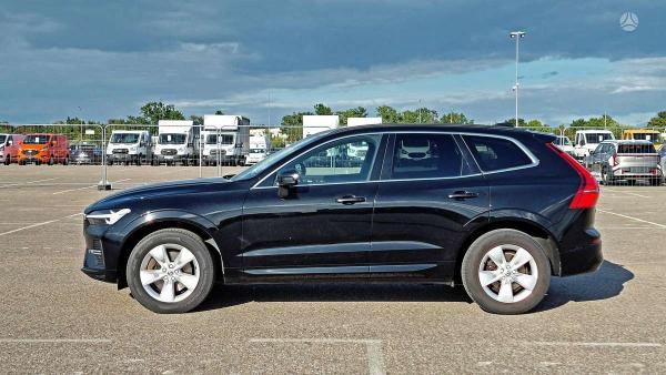Black Volvo XC60 2022 in Vilnius, with an engine capacity of 1.97 L and mileage of 191 thousand km for 20800 €, photo 8 on AUTOMOTO.COM.LV