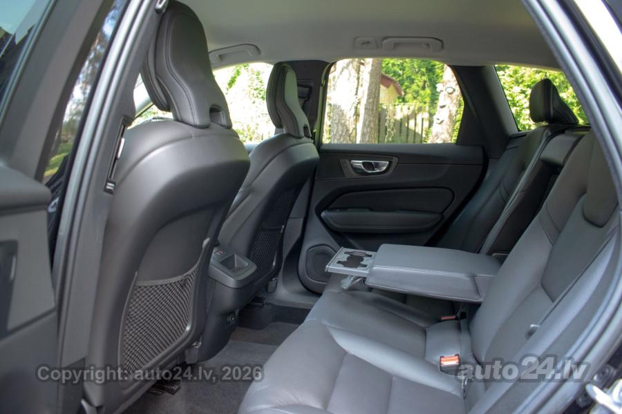 Melns Volvo XC60 2022 Tallina, ar dzinēja tilpumu 2.00 L un nobraukumu 159 tūkst. km par 32890 €, foto 5 vietnē AUTOMOTO.COM.LV