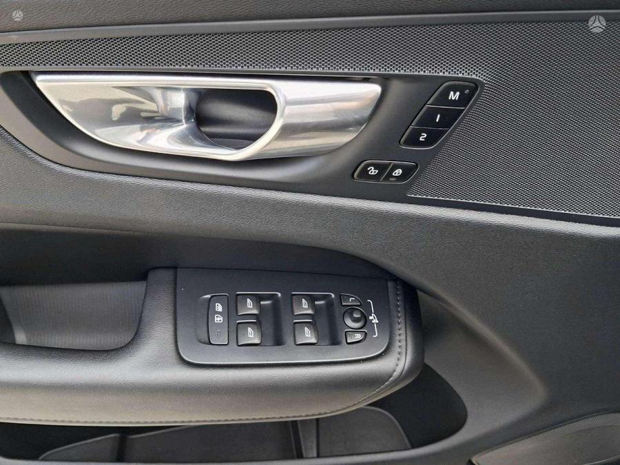 Melns Volvo XC60 2022 Šauļi, ar dzinēja tilpumu 1.97 L un nobraukumu 164 tūkst. km par 30950 €, foto 20 vietnē AUTOMOTO.COM.LV