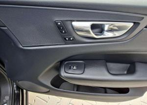 Melns Volvo XC60 2022 Šauļi, ar dzinēja tilpumu 1.97 L un nobraukumu 164 tūkst. km par 30950 €, foto 29 vietnē AUTOMOTO.COM.LV