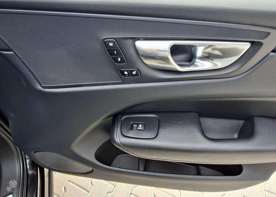 Melns Volvo XC60 2022 Šauļi, ar dzinēja tilpumu 1.97 L un nobraukumu 164 tūkst. km par 30950 €, foto 29 vietnē AUTOMOTO.COM.LV