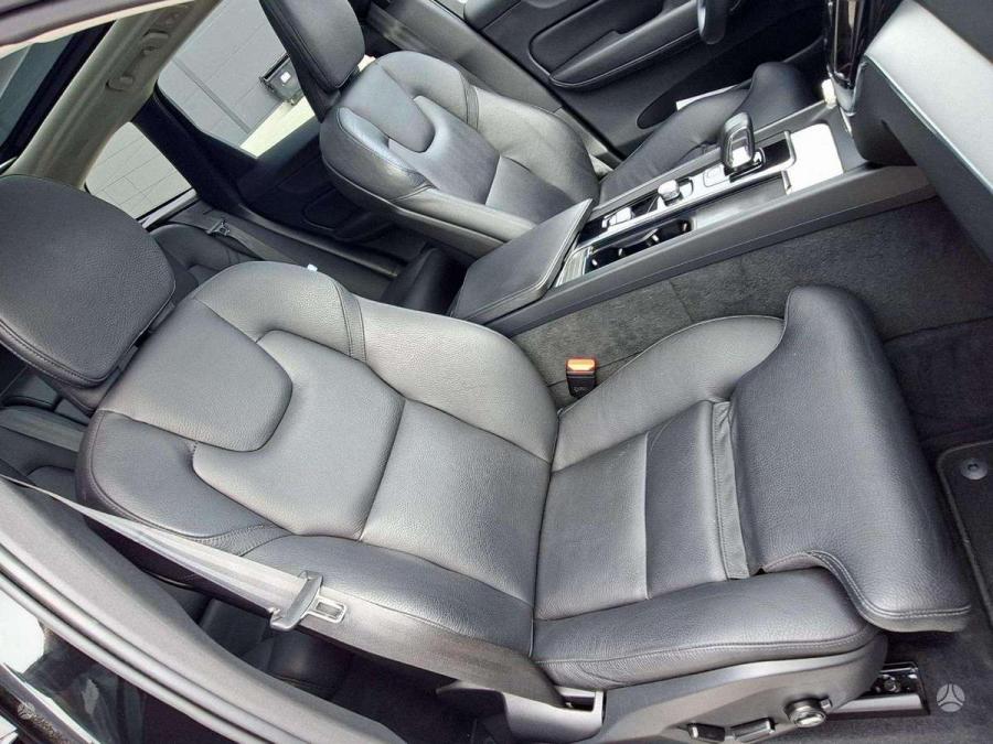 Melns Volvo XC60 2022 Šauļi, ar dzinēja tilpumu 1.97 L un nobraukumu 164 tūkst. km par 30950 €, foto 32 vietnē AUTOMOTO.COM.LV