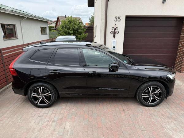 Black Volvo XC60 2022 in Siauliai, with an engine capacity of 1.97 L and mileage of 186 thousand km for 28190 €, photo 5 on AUTOMOTO.COM.LV