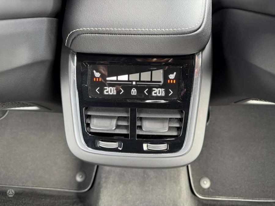 Melns Volvo XC60 2022 Šauļi, ar dzinēja tilpumu 1.97 L un nobraukumu 186 tūkst. km par 28190 €, foto 25 vietnē AUTOMOTO.COM.LV