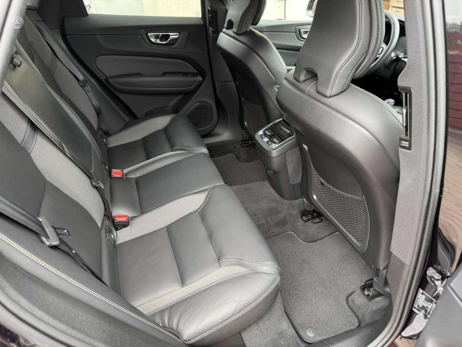 Melns Volvo XC60 2022 Šauļi, ar dzinēja tilpumu 1.97 L un nobraukumu 186 tūkst. km par 28190 €, foto 26 vietnē AUTOMOTO.COM.LV