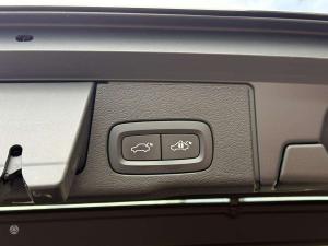 Melns Volvo XC60 2022 Šauļi, ar dzinēja tilpumu 1.97 L un nobraukumu 186 tūkst. km par 28190 €, foto 28 vietnē AUTOMOTO.COM.LV