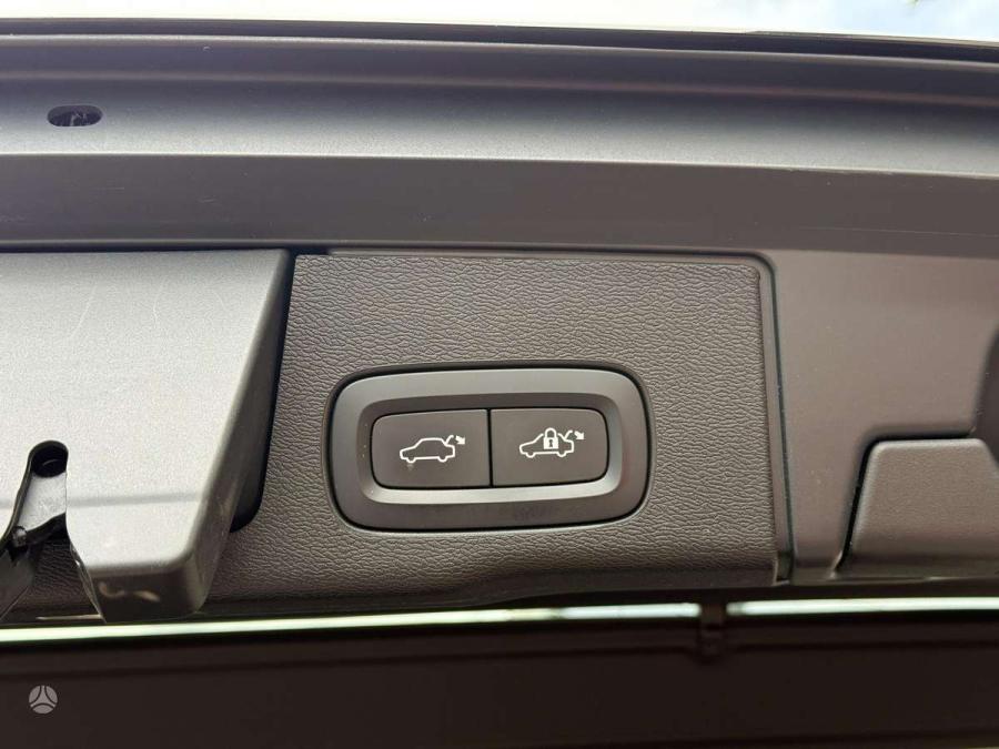 Melns Volvo XC60 2022 Šauļi, ar dzinēja tilpumu 1.97 L un nobraukumu 186 tūkst. km par 28190 €, foto 28 vietnē AUTOMOTO.COM.LV