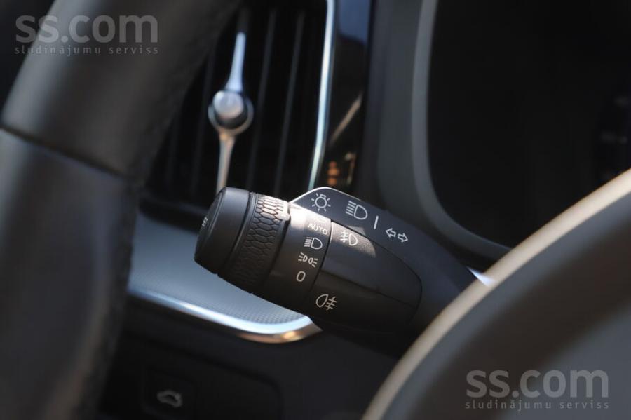 Black Volvo XC60 2022 in Tukums, with an engine capacity of 2.00 L and mileage of 85 thousand km for 29000 €, photo 13 on AUTOMOTO.COM.LV