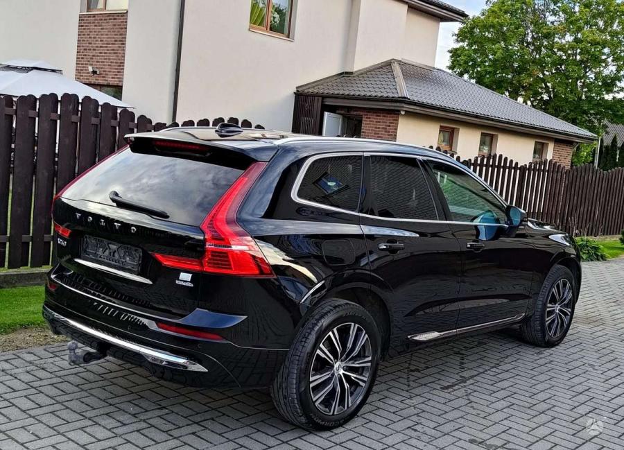 Black Volvo XC60 2022 in Siauliai, with an engine capacity of 2.00 L and mileage of 219 thousand km for 26500 €, photo 17 on AUTOMOTO.COM.LV