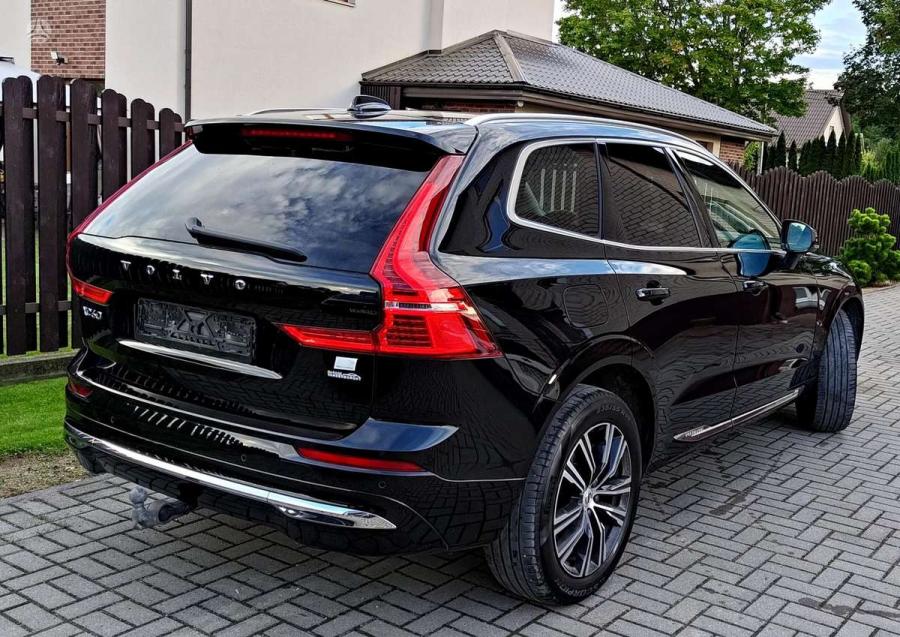 Black Volvo XC60 2022 in Siauliai, with an engine capacity of 2.00 L and mileage of 219 thousand km for 26500 €, photo 18 on AUTOMOTO.COM.LV