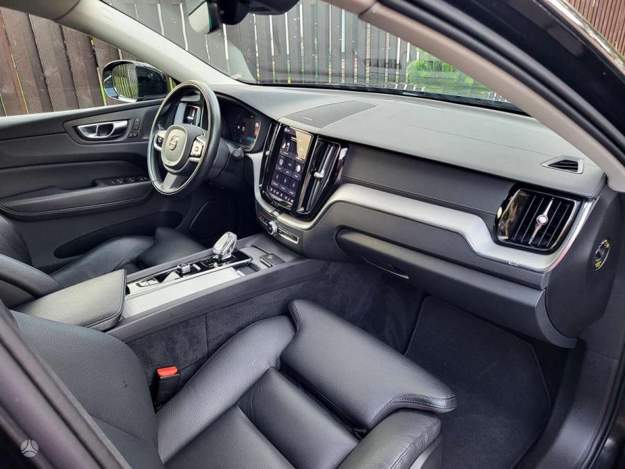 Black Volvo XC60 2022 in Siauliai, with an engine capacity of 2.00 L and mileage of 219 thousand km for 26500 €, photo 22 on AUTOMOTO.COM.LV
