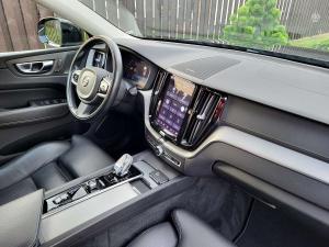 Black Volvo XC60 2022 in Siauliai, with an engine capacity of 2.00 L and mileage of 219 thousand km for 26500 €, photo 33 on AUTOMOTO.COM.LV