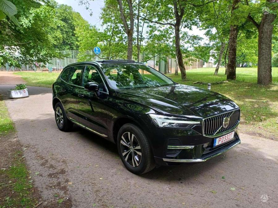 Черный Вольво ХС60 2022 в Вильнюс, объемом двигателя 1.97 л и пробегом 121 тыс. км за 27800 €, фото 1 на AUTOMOTO.COM.LV