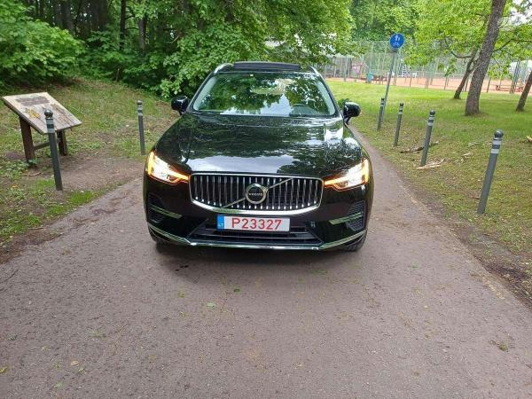 Melns Volvo XC60 2022 Viļņa, ar dzinēja tilpumu 1.97 L un nobraukumu 121 tūkst. km par 27800 €, foto 3 vietnē AUTOMOTO.COM.LV