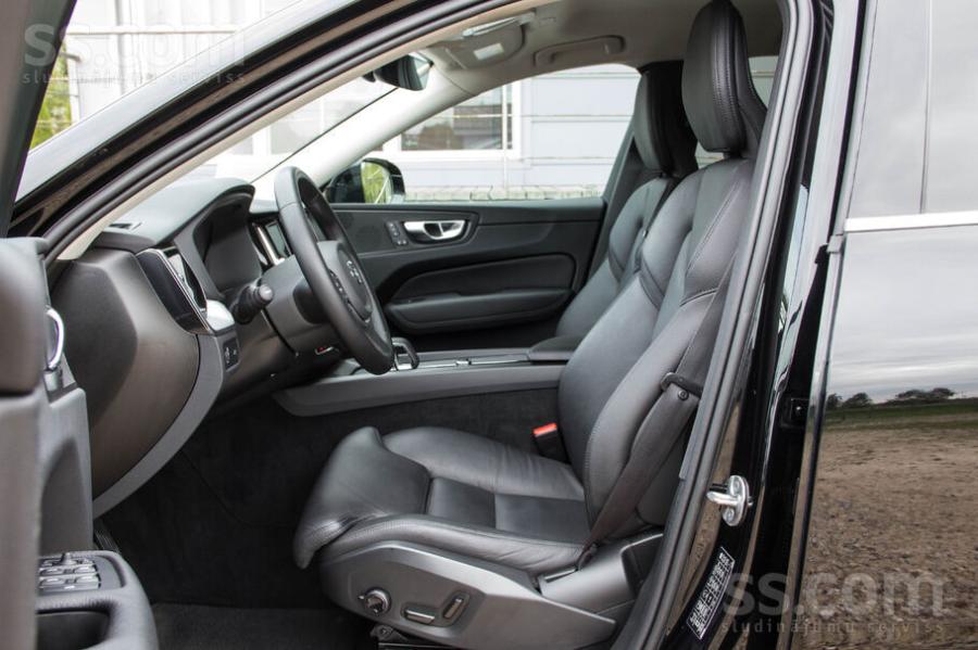 Black Volvo XC60 2022 in Tukums, with an engine capacity of 2.00 L and mileage of 223 thousand km for 22900 €, photo 13 on AUTOMOTO.COM.LV