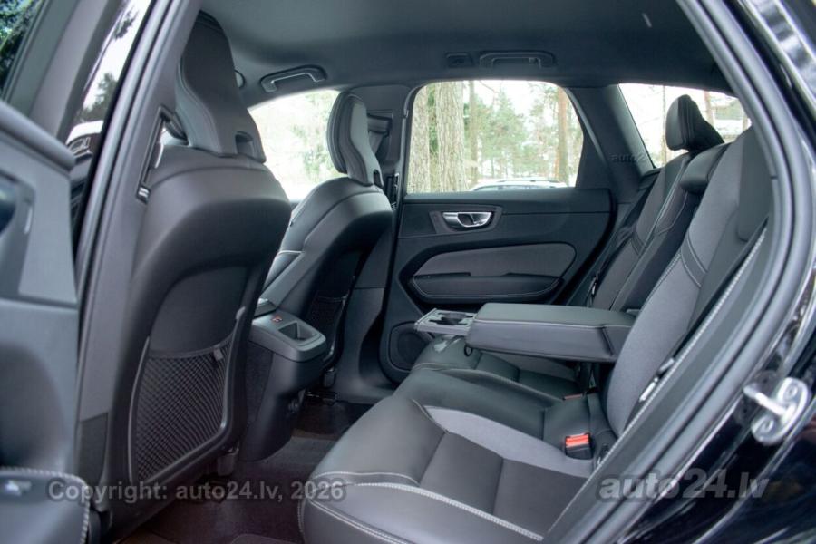 Melns Volvo XC60 2023 Tallina, ar dzinēja tilpumu 2.00 L un nobraukumu 63 tūkst. km par 45990 €, foto 4 vietnē AUTOMOTO.COM.LV