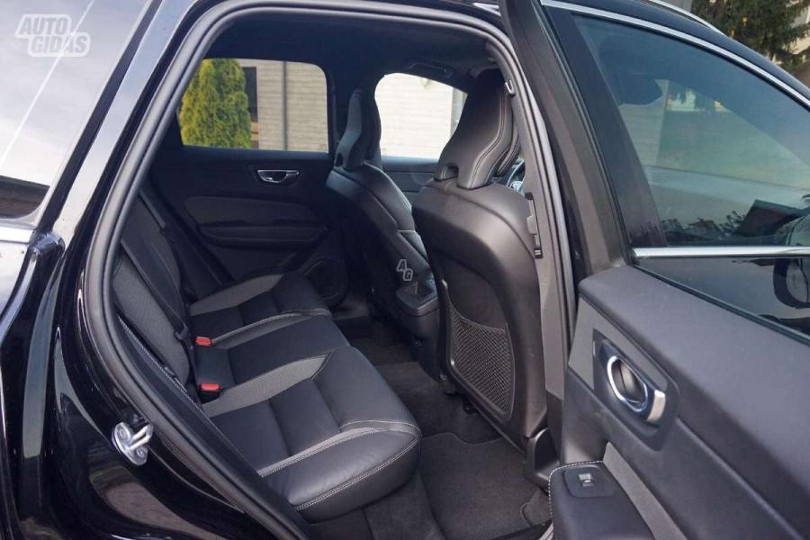 Black Volvo XC60 2023 in Kedainiai, with an engine capacity of 2.00 L and mileage of 29 thousand km for 39850 €, photo 14 on AUTOMOTO.COM.LV