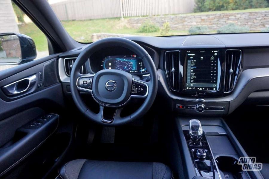 Black Volvo XC60 2023 in Kedainiai, with an engine capacity of 2.00 L and mileage of 29 thousand km for 39850 €, photo 17 on AUTOMOTO.COM.LV