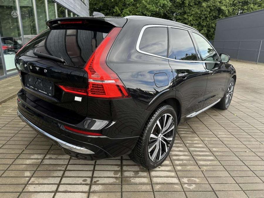 Black Volvo XC60 2023 in Kaunas, with an engine capacity of 1.97 L and mileage of 210 thousand km for 28900 €, photo 4 on AUTOMOTO.COM.LV