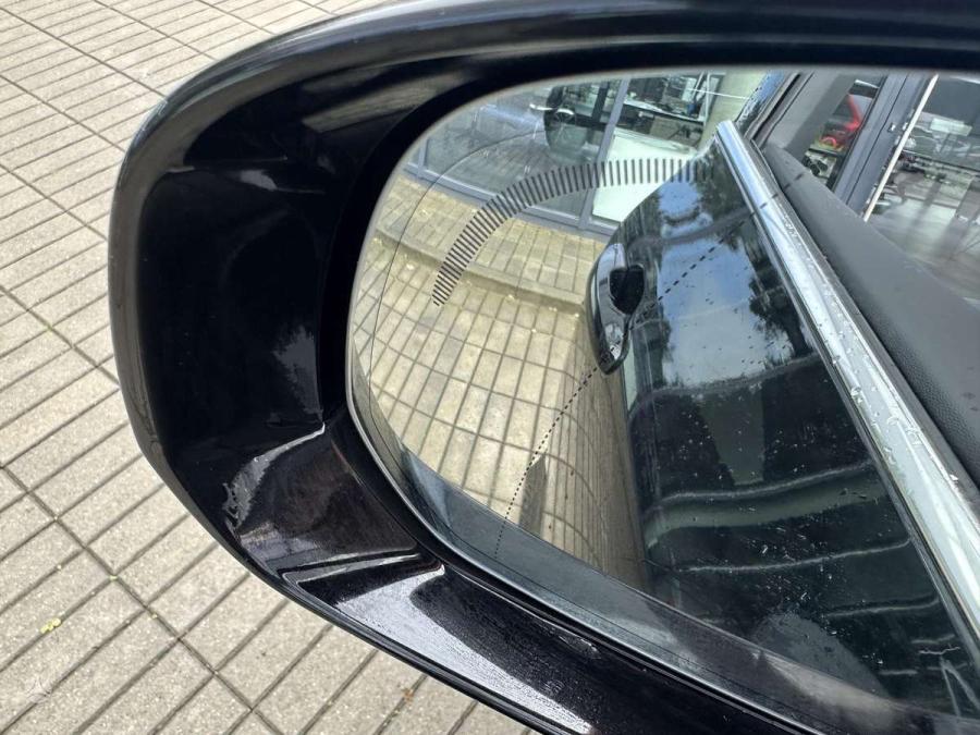 Black Volvo XC60 2023 in Kaunas, with an engine capacity of 1.97 L and mileage of 210 thousand km for 28900 €, photo 7 on AUTOMOTO.COM.LV
