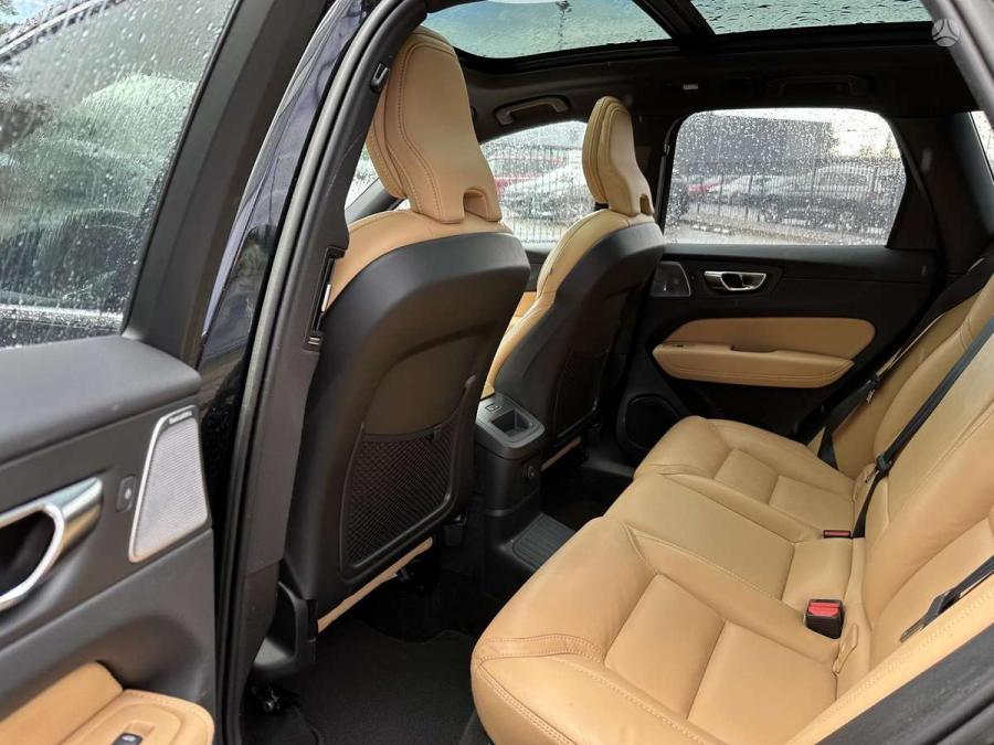 Black Volvo XC60 2023 in Kaunas, with an engine capacity of 1.97 L and mileage of 210 thousand km for 28900 €, photo 19 on AUTOMOTO.COM.LV