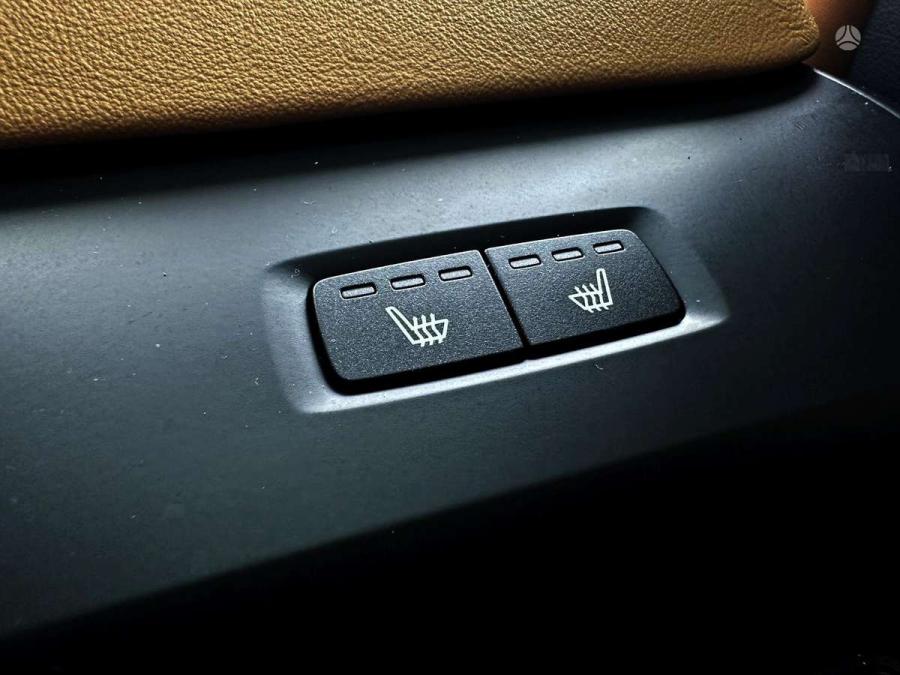 Black Volvo XC60 2023 in Kaunas, with an engine capacity of 1.97 L and mileage of 210 thousand km for 28900 €, photo 20 on AUTOMOTO.COM.LV