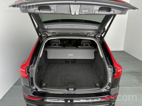 Black Volvo XC60 2023 in Riga, with an engine capacity of 2.00 L and mileage of 139 thousand km for 37490 €, photo 5 on AUTOMOTO.COM.LV