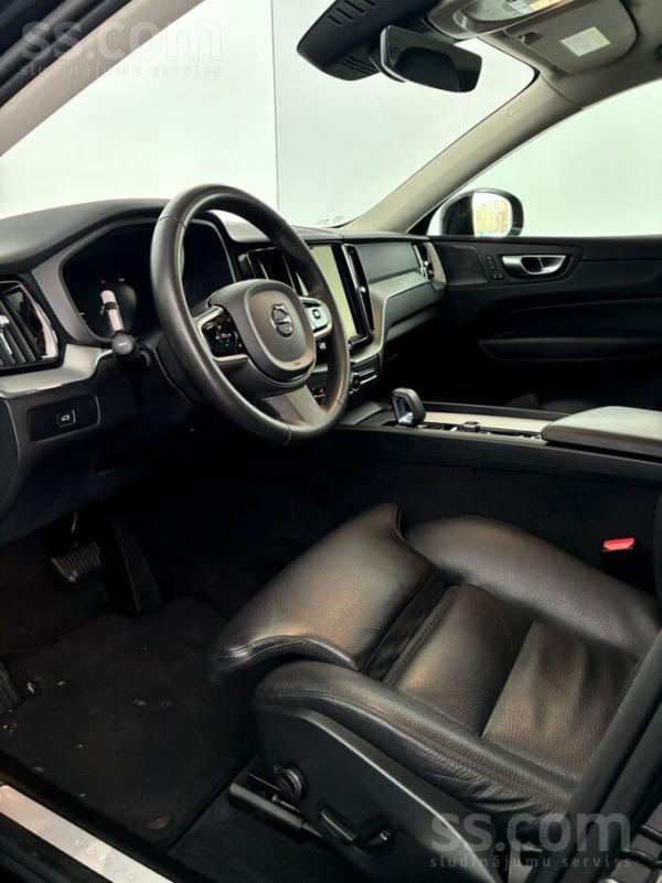 Black Volvo XC60 2023 in Riga, with an engine capacity of 2.00 L and mileage of 139 thousand km for 37490 €, photo 6 on AUTOMOTO.COM.LV