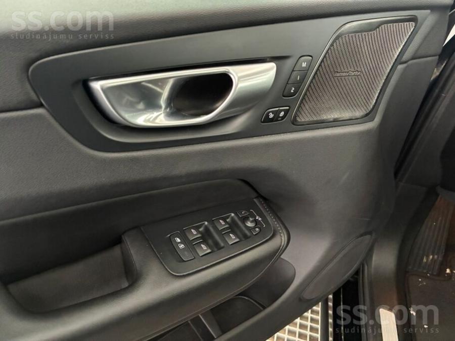 Melns Volvo XC60 2023 Rīga, ar dzinēja tilpumu 2.00 L un nobraukumu 139 tūkst. km par 37490 €, foto 8 vietnē AUTOMOTO.COM.LV