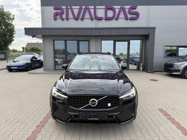 Black Volvo XC60 2023 in Siauliai, with an engine capacity of 1.97 L and mileage of 160 thousand km for 40990 €, photo 1 on AUTOMOTO.COM.LV