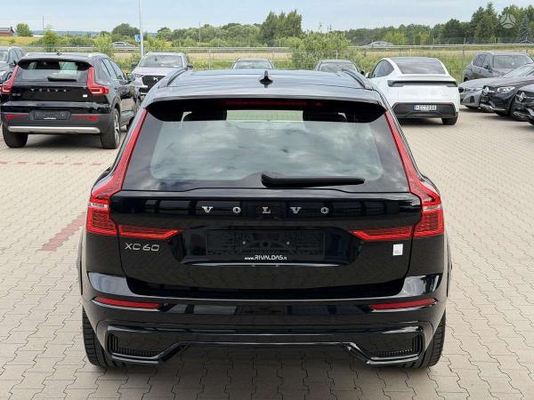 Black Volvo XC60 2023 in Siauliai, with an engine capacity of 1.97 L and mileage of 160 thousand km for 40990 €, photo 10 on AUTOMOTO.COM.LV