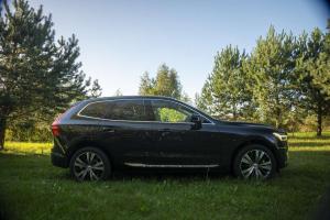 Melns Volvo XC60 2023 Viļņa, ar dzinēja tilpumu 1.99 L un nobraukumu 15 tūkst. km par 34500 €, foto 3 vietnē AUTOMOTO.COM.LV