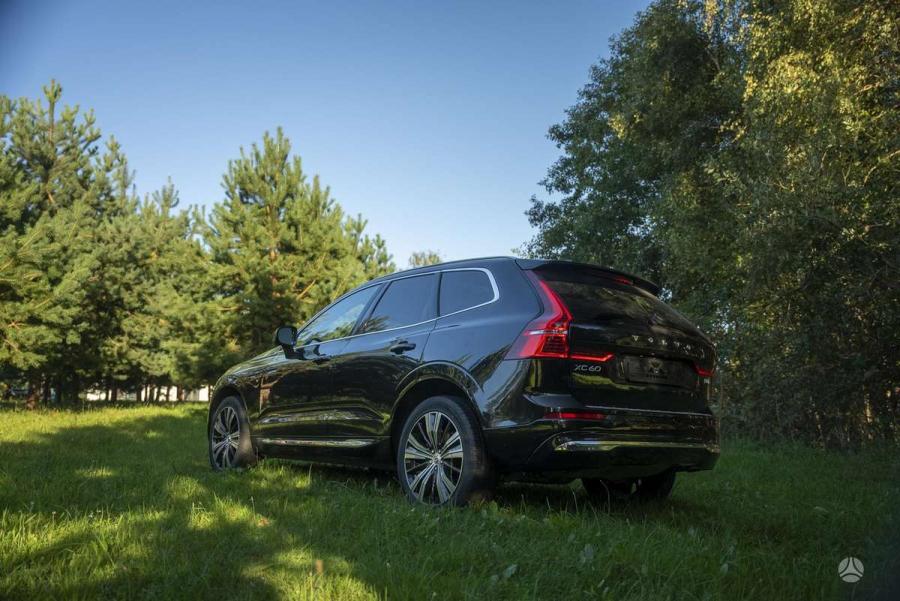 Melns Volvo XC60 2023 Viļņa, ar dzinēja tilpumu 1.99 L un nobraukumu 15 tūkst. km par 34500 €, foto 6 vietnē AUTOMOTO.COM.LV