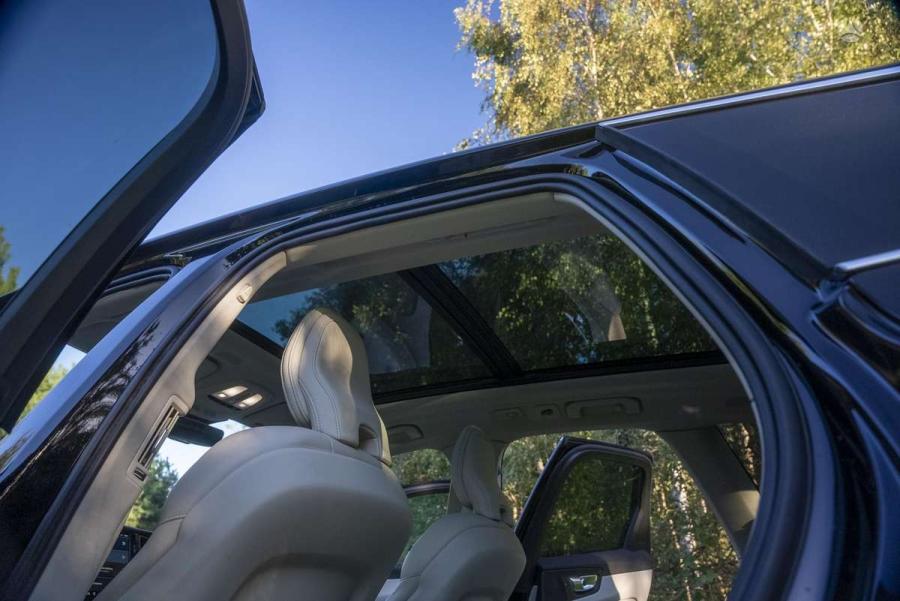Melns Volvo XC60 2023 Viļņa, ar dzinēja tilpumu 1.99 L un nobraukumu 15 tūkst. km par 34500 €, foto 12 vietnē AUTOMOTO.COM.LV
