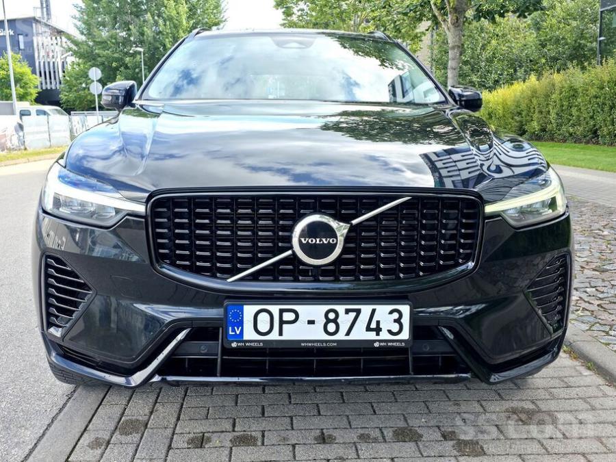 Black Volvo XC60 2023 in Riga, with an engine capacity of 2.00 L and mileage of 172 thousand km for 29990 €, photo 3 on AUTOMOTO.COM.LV