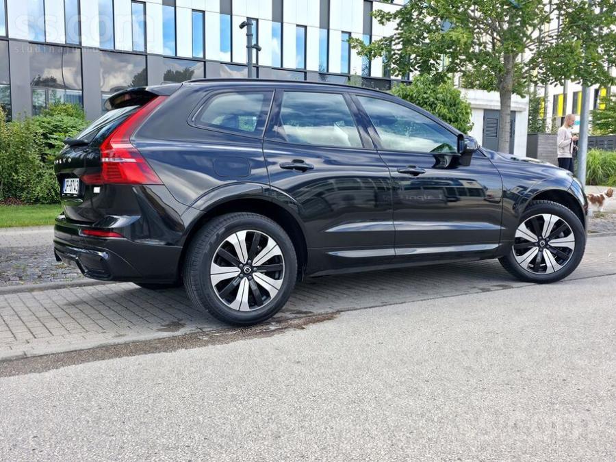 Black Volvo XC60 2023 in Riga, with an engine capacity of 2.00 L and mileage of 172 thousand km for 29990 €, photo 5 on AUTOMOTO.COM.LV