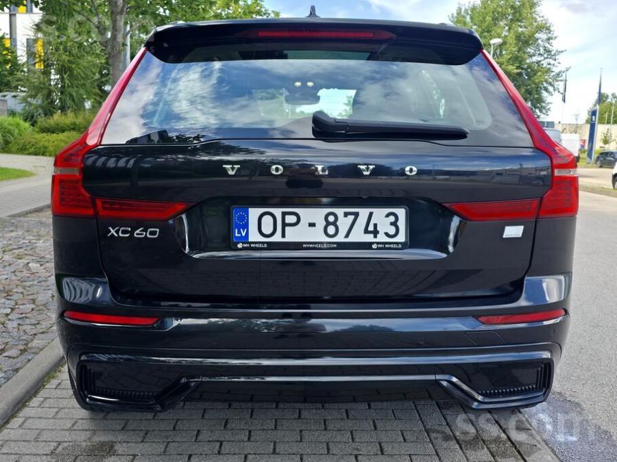 Black Volvo XC60 2023 in Riga, with an engine capacity of 2.00 L and mileage of 172 thousand km for 29990 €, photo 7 on AUTOMOTO.COM.LV