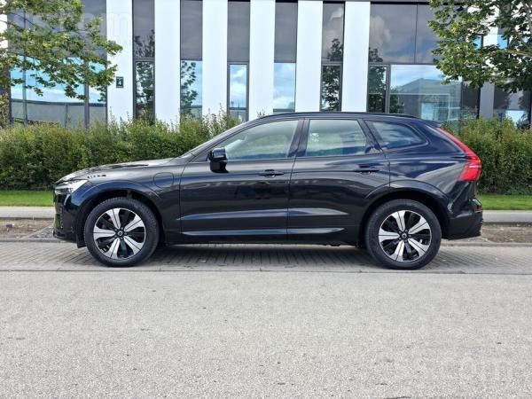 Black Volvo XC60 2023 in Riga, with an engine capacity of 2.00 L and mileage of 172 thousand km for 29990 €, photo 8 on AUTOMOTO.COM.LV