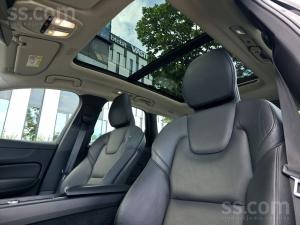 Black Volvo XC60 2023 in Riga, with an engine capacity of 2.00 L and mileage of 172 thousand km for 29990 €, photo 17 on AUTOMOTO.COM.LV