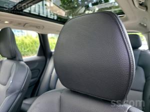 Black Volvo XC60 2023 in Riga, with an engine capacity of 2.00 L and mileage of 172 thousand km for 29990 €, photo 18 on AUTOMOTO.COM.LV