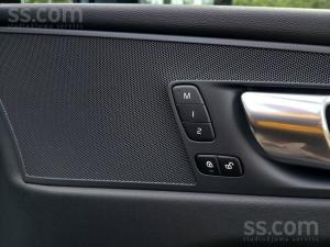 Black Volvo XC60 2023 in Riga, with an engine capacity of 2.00 L and mileage of 172 thousand km for 29990 €, photo 24 on AUTOMOTO.COM.LV