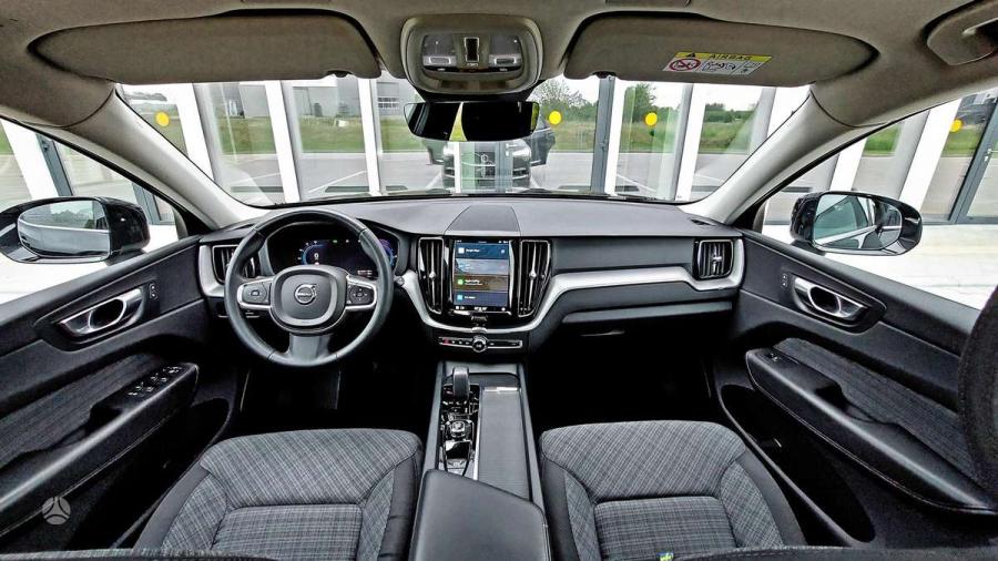 Melns Volvo XC60 2023 Viļņa, ar dzinēja tilpumu 1.97 L un nobraukumu 160 tūkst. km par 28500 €, foto 15 vietnē AUTOMOTO.COM.LV