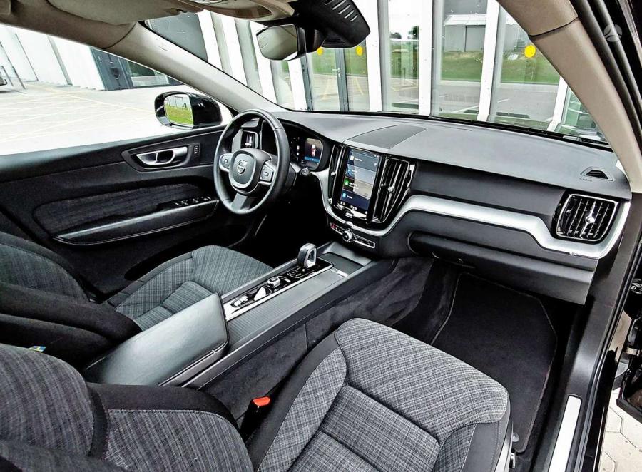 Melns Volvo XC60 2023 Viļņa, ar dzinēja tilpumu 1.97 L un nobraukumu 160 tūkst. km par 28500 €, foto 20 vietnē AUTOMOTO.COM.LV