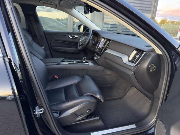 Black Volvo XC60 2023 in Taurage, with an engine capacity of 2.00 L and mileage of 227 thousand km for 20449 €, photo 11 on AUTOMOTO.COM.LV