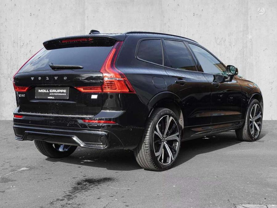 Melns Volvo XC60 2023 Viļņa, ar dzinēja tilpumu 1.97 L un nobraukumu 36 tūkst. km par 49220 €, foto 4 vietnē AUTOMOTO.COM.LV