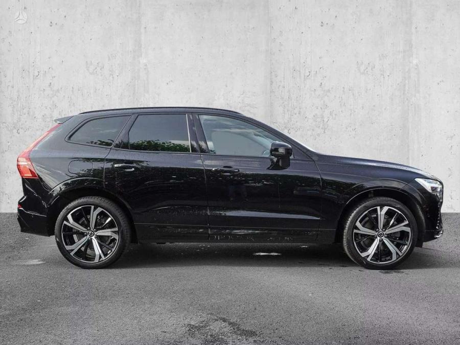 Melns Volvo XC60 2023 Viļņa, ar dzinēja tilpumu 1.97 L un nobraukumu 36 tūkst. km par 49220 €, foto 5 vietnē AUTOMOTO.COM.LV