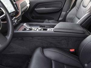 Melns Volvo XC60 2023 Viļņa, ar dzinēja tilpumu 1.97 L un nobraukumu 36 tūkst. km par 49220 €, foto 16 vietnē AUTOMOTO.COM.LV